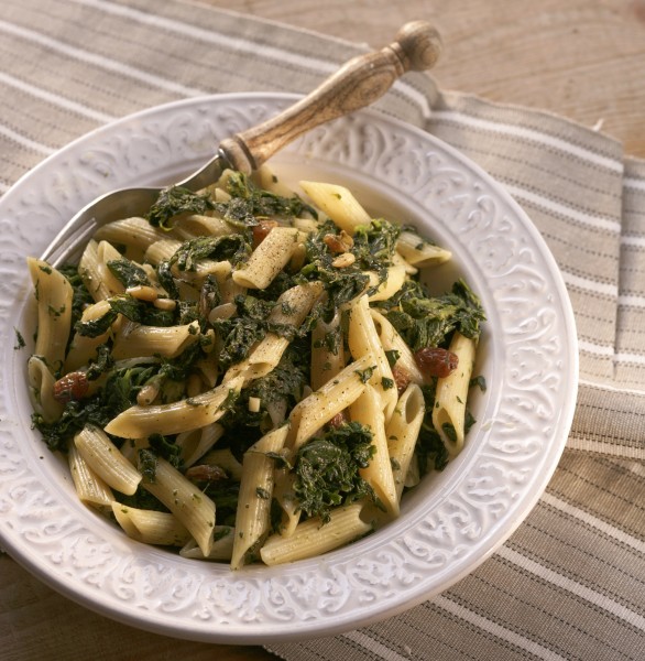 Penne with Pine Nuts, Spinach, Anchovies & Raisins | Mediterranean Diet ...