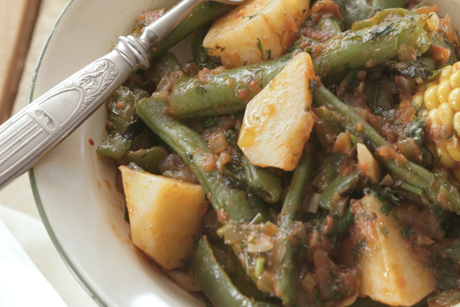 Ikaria Green Bean Stew with Summer Vegetables (Megeirio