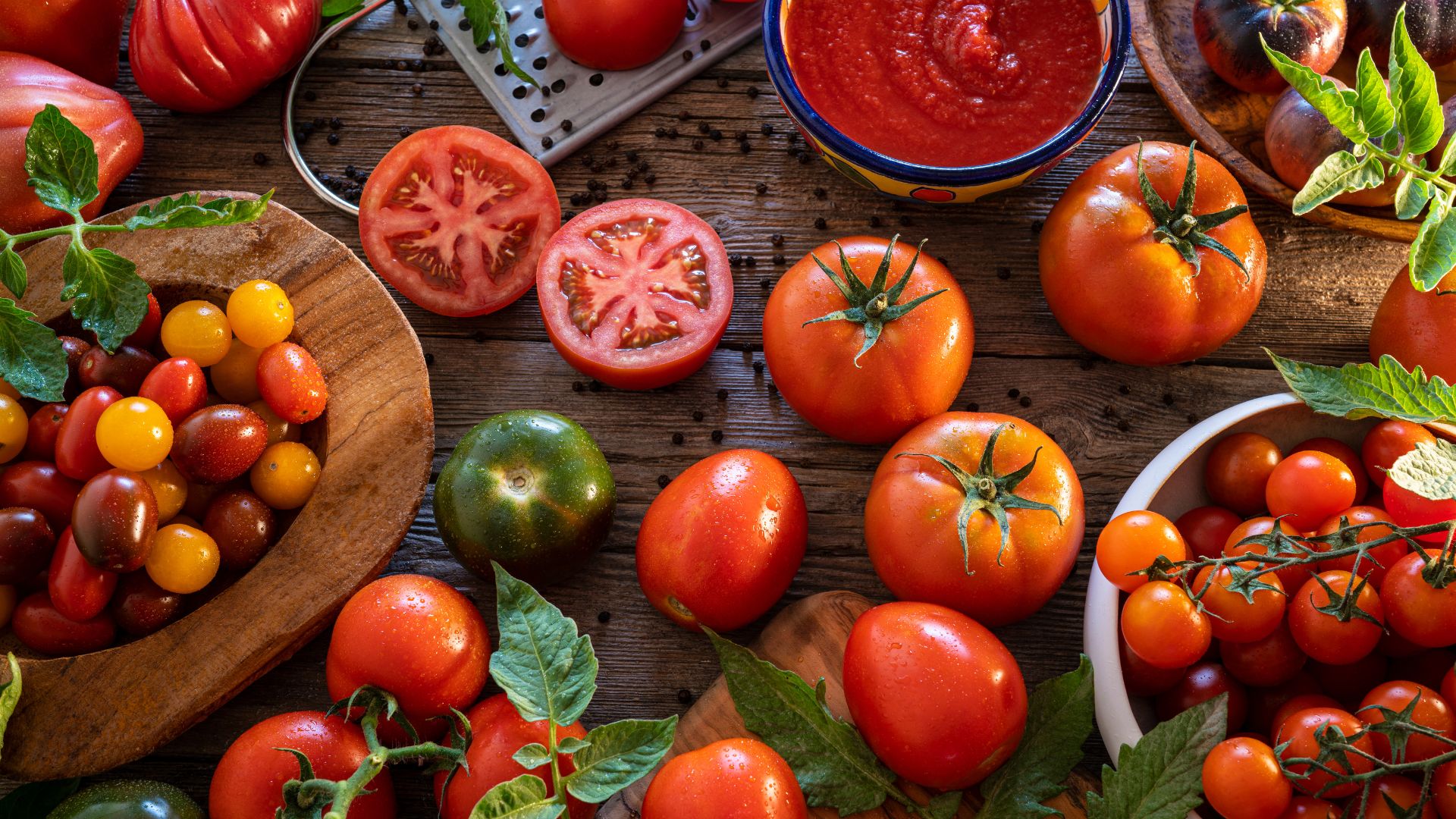 Tomatoes: the cornerstone of the Greek summer kitchen